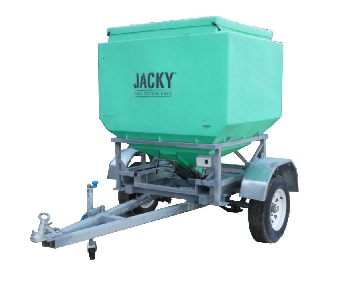 The JACKY® Mobile feed trailer