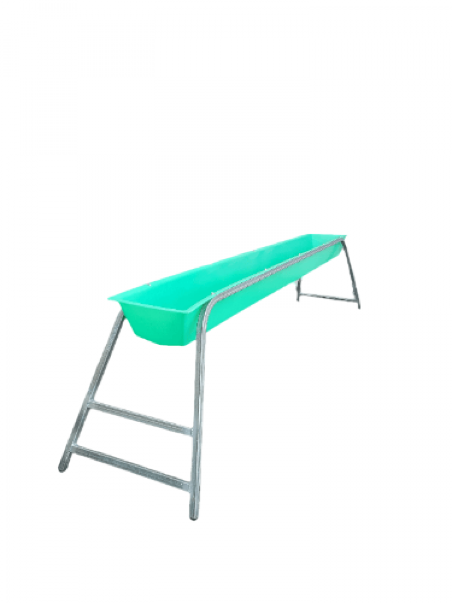 The ideal feed trough, designed for dry feeding calves